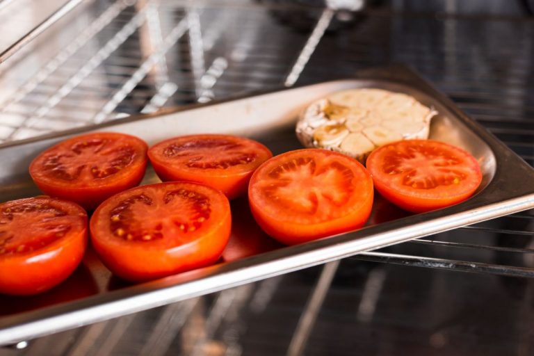 Alho-porro no sous-vide com molho romesco | Receita sous-videSous Vide ...